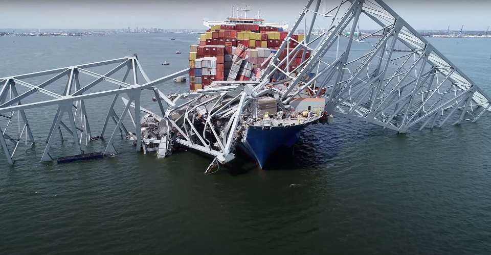 Baltimore Archdiocese ministers to crew aboard ill-fated ship - UCA News