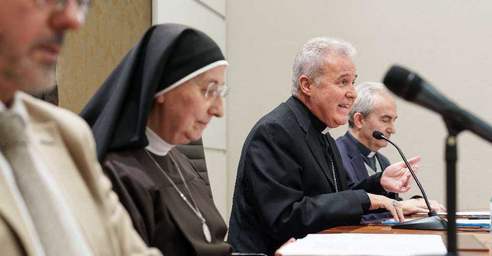 Spanish prelate asks excommunicated nuns to leave convent - UCA News