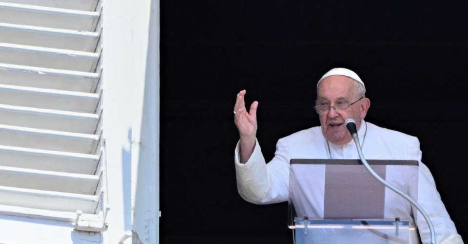 Church needs communion, harmony, moderation, pope says - UCA News