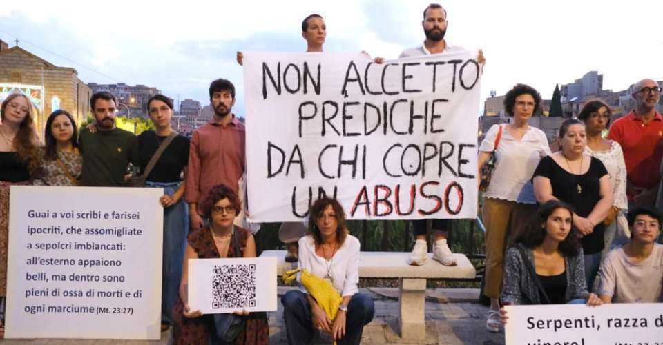 Catholics in Southern Italian city protest abuse cover up - UCA News