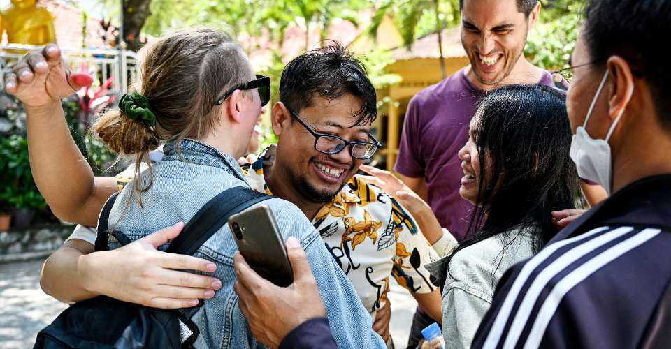 Cambodian journalist bailed after apology for ‘fake news’ - UCA News