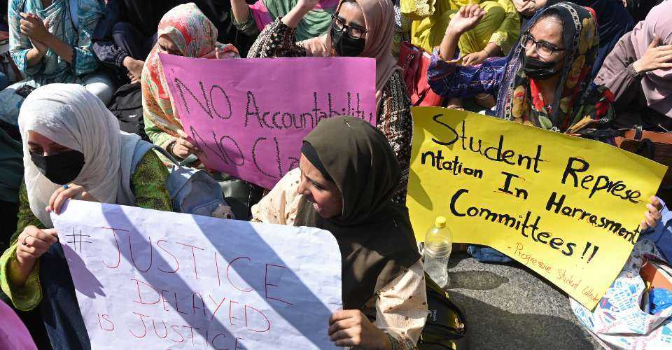 Pakistan college denies campus rape after protests - UCA News