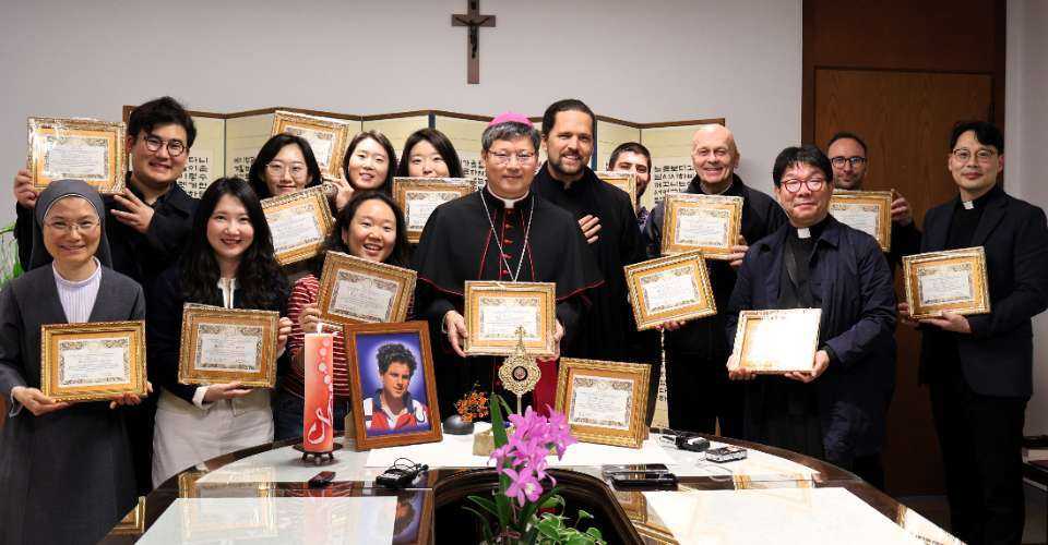 Korean Catholics welcome saintly Italian teen’s relics - UCA News