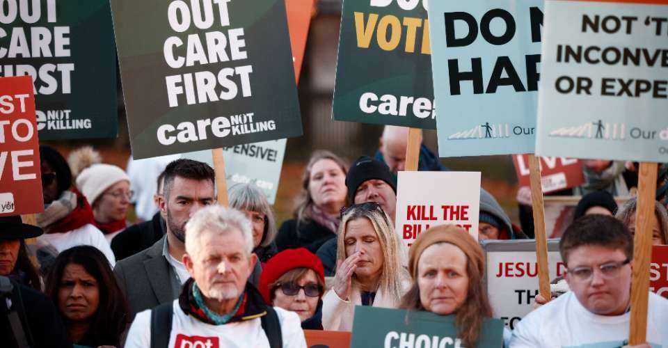 Catholic bishops decry British end of life vote - UCA News