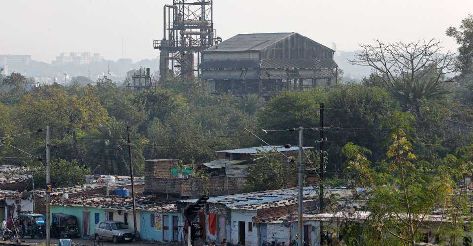 India clears toxic waste from 1984 Bhopal gas disaster - UCA News