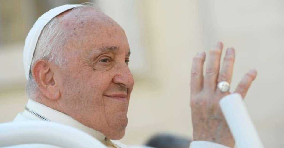 Pope looks back on his life - UCA News
