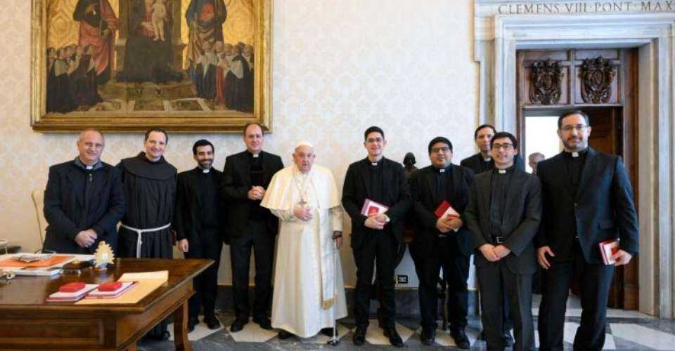 Priesthood a gift to be given for others, pope says - UCA News