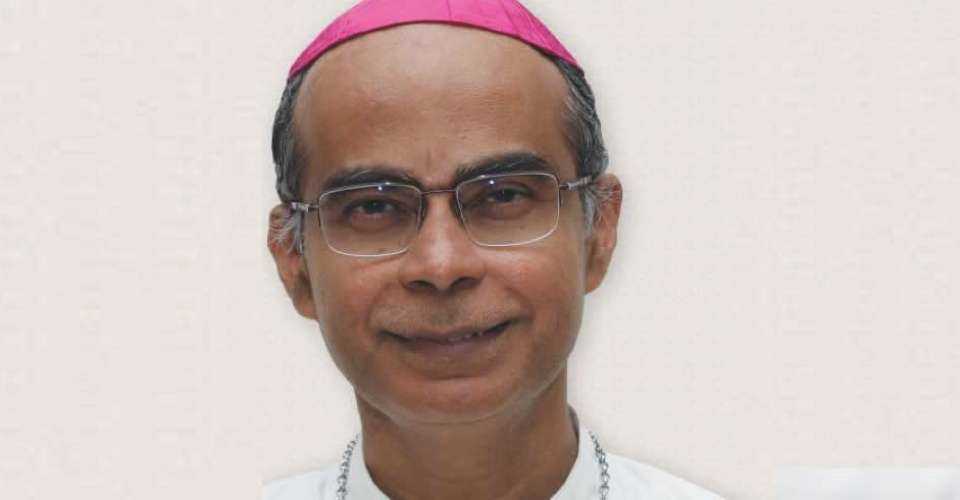 Papal advisor cardinal retires as Bombay archbishop - UCA News