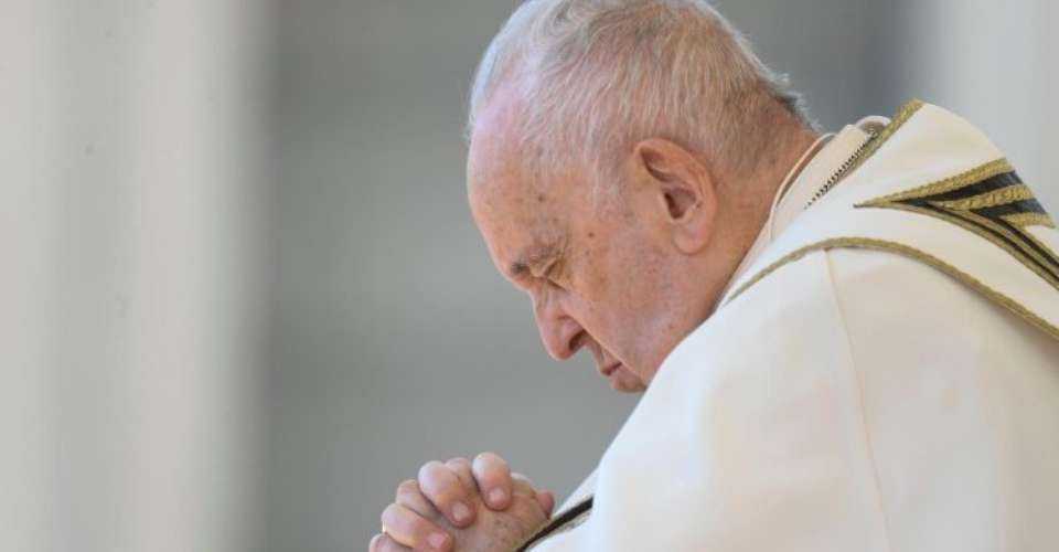 Pray, do penance for peace, pope says at audience - UCA News