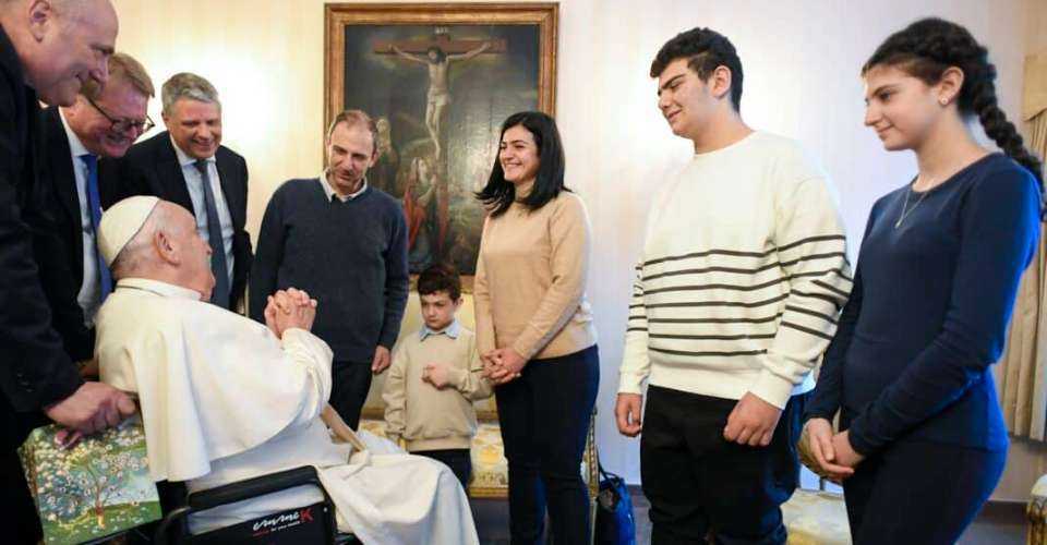 Syrian prez hails Pope Francis for civil war support - UCA News