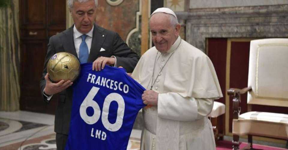 The beautiful game: Pope Francis's passion for football - UCA News