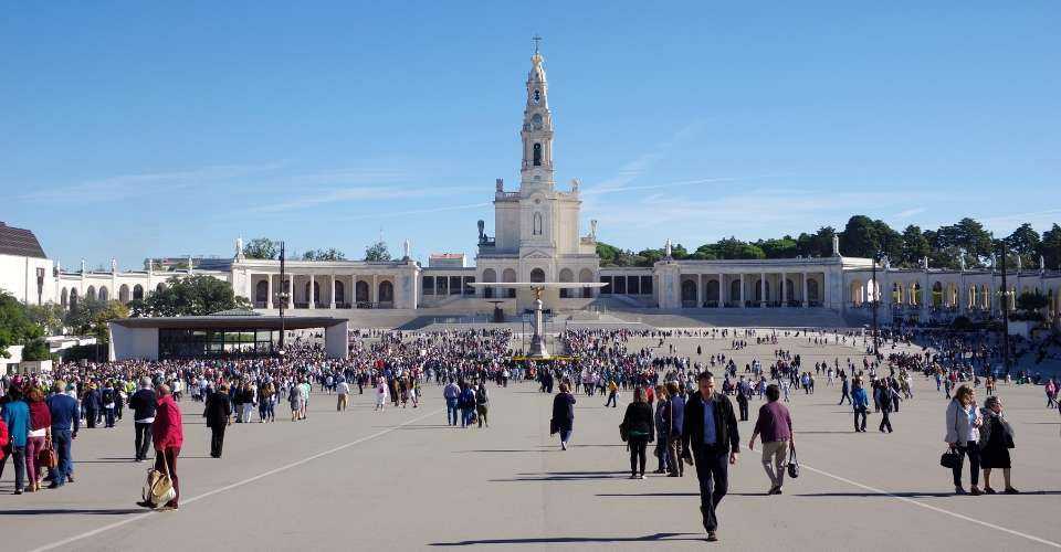 Fatima shrine will not remove Rupnik mosaic, but suspends promotional ...