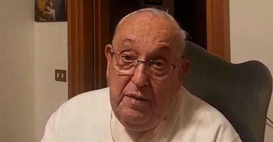 New video shows pope urging young people to learn to listen - UCA News