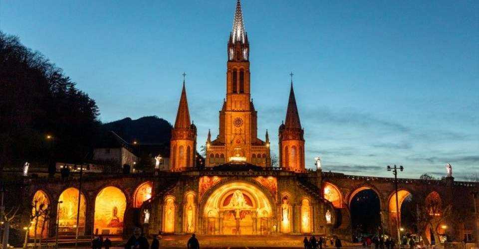 Lourdes bishop to cover Rupnik's mosaics on basilica doors - UCA News