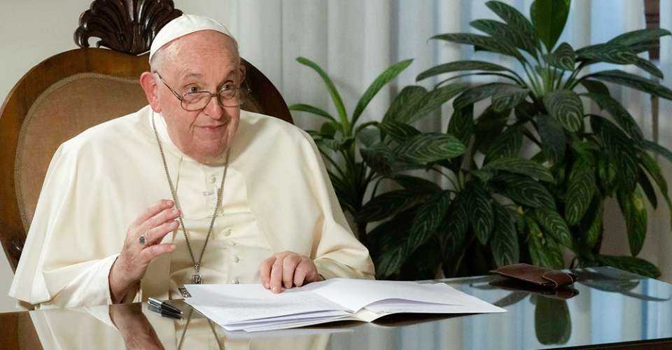 Pope stable; his lung infection slightly improved - UCA News
