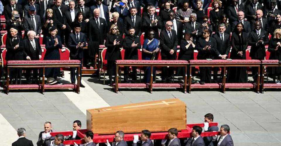 Hundreds of thousands at funeral for pope 'with an open heart' - UCA News