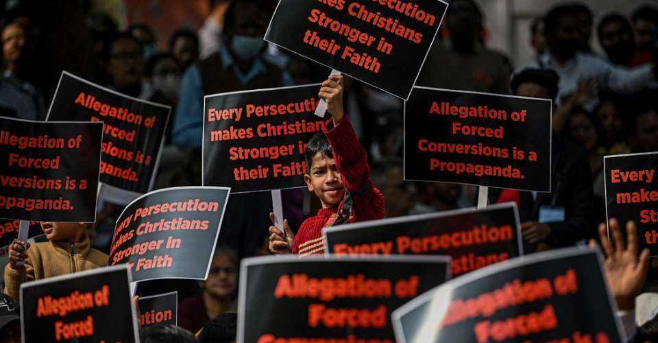 Indian Christians endure daily doses of religious fanaticism - UCA News