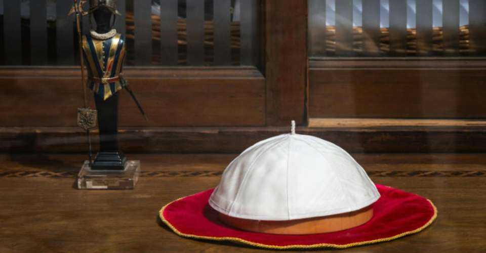 As conclave nears, new pope's cassock comes in three sizes - UCA News