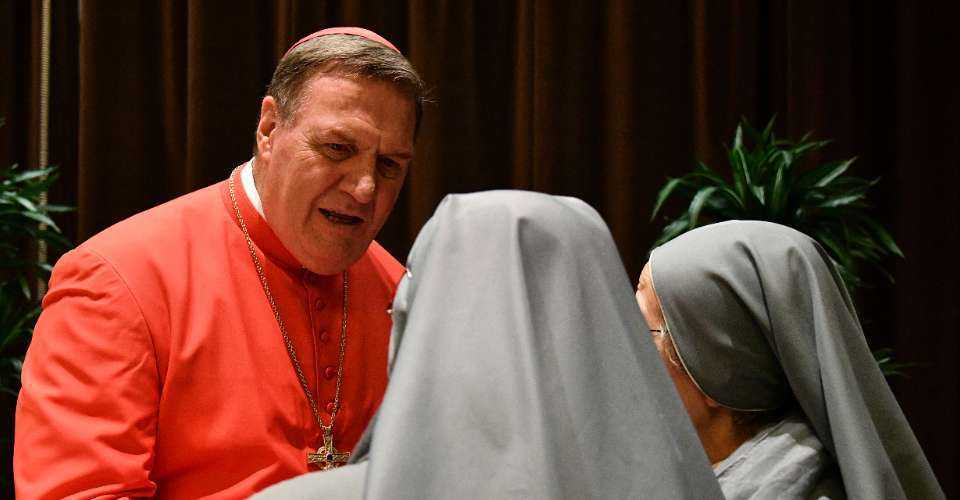 Cardinal at Rome parish focuses on Eucharist, not conclave - UCA News