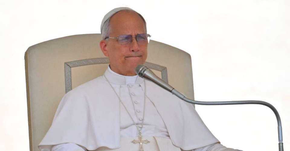 Resist the lure of modern weapons, pope says - UCA News