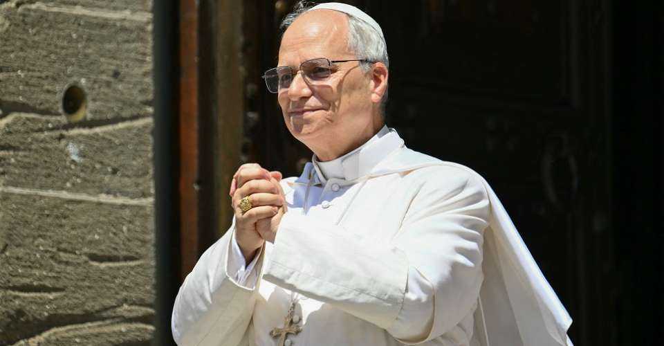 An American pope reluctant to speak English - UCA News