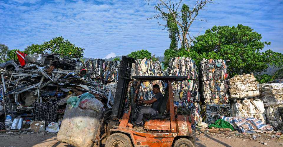 NGOs welcome tougher Malaysia plastic trash import laws - UCA News