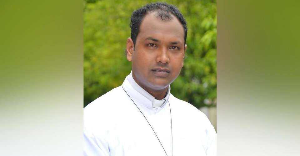 Eight Myanmar rebels get 20 years for murdering Catholic priest - UCA News