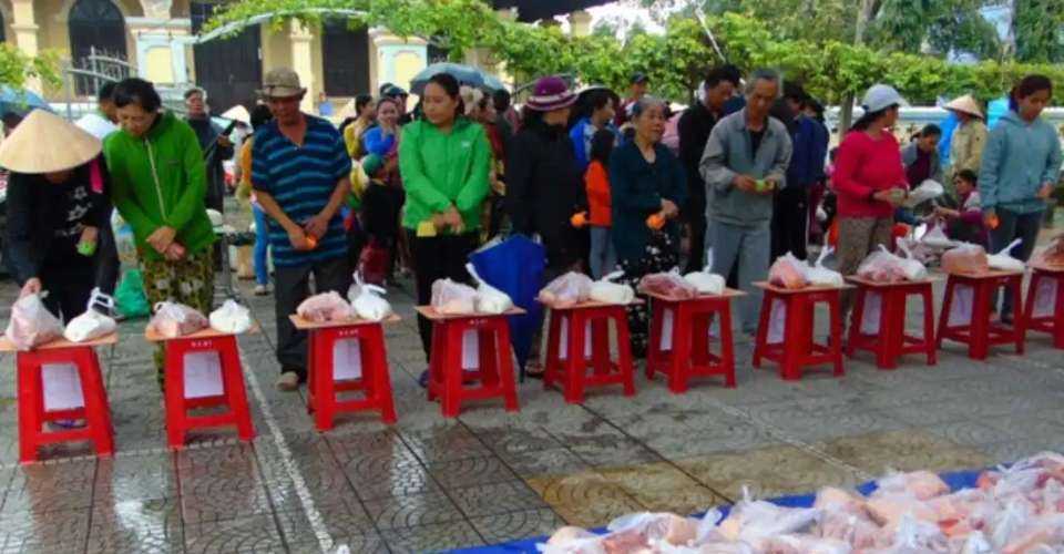 The 100,000 dong cash giveaway on Vietnam’s Independence Day - UCA News