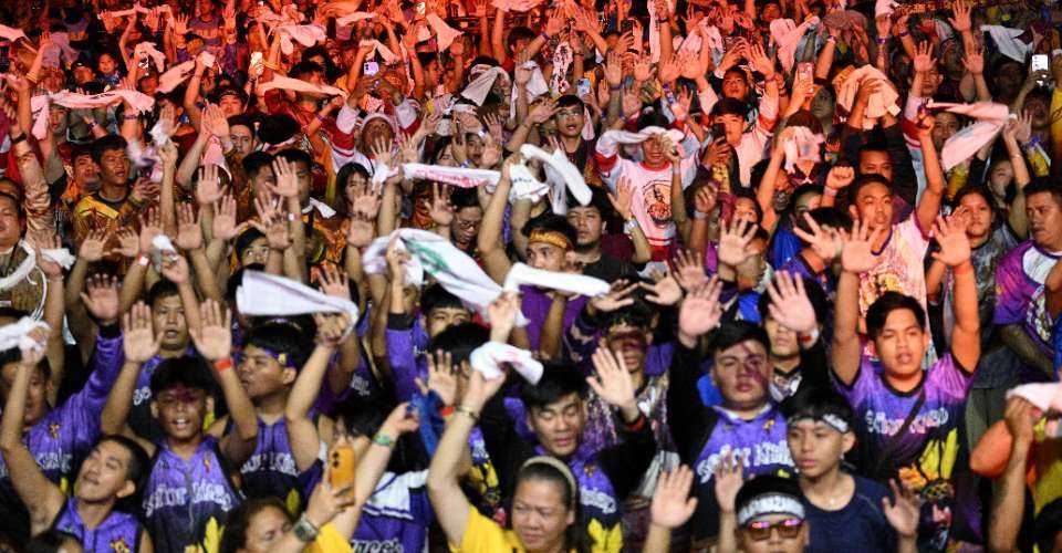 Christ icon's procession draws huge crowds in Philippine capital - UCA News