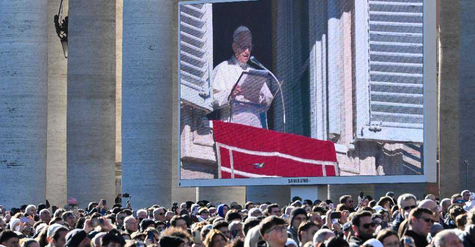 New papal staff highlights Christ's victory over death - UCA News