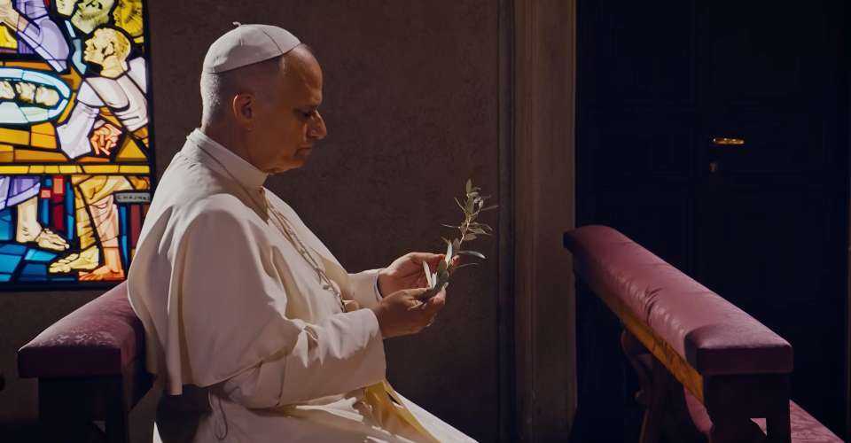 Pope urges world leaders to 'abandon projects of death' - UCA News