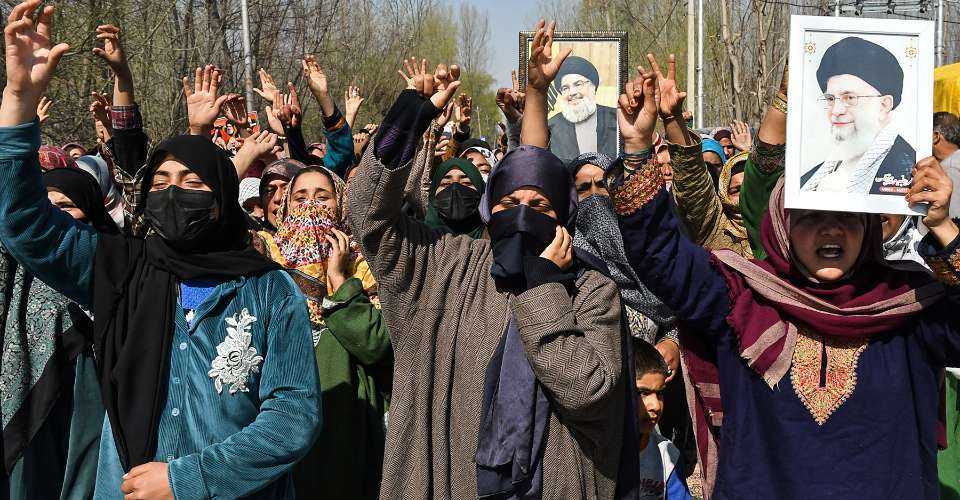 Shia Muslims in India’s Kashmir celebrate US-Iran ceasefire - UCA News