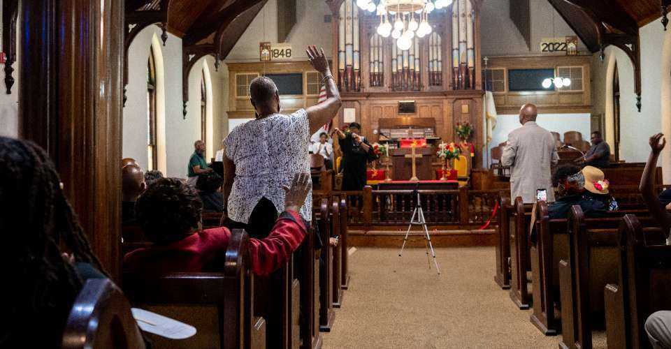 Most regular worshippers in US hear clergy address political, social ...