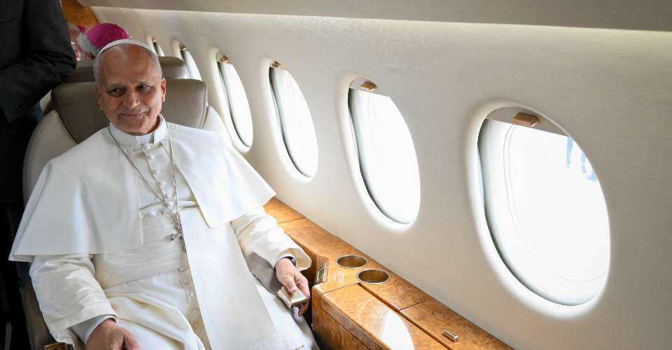 Pope returns to Rome on Spanish king's jet after aircraft failure - UCA ...